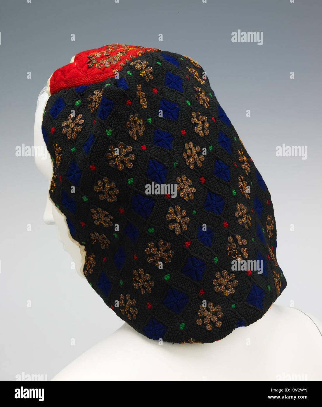 Bonnet MET 23.198 CP4 refers to a specific artifact or historical ...