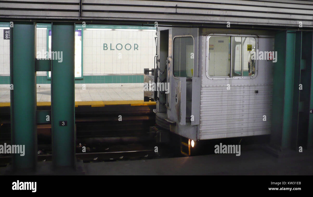 A southbound train on Toronto's Bloor-Danforth subway line (TTC ...
