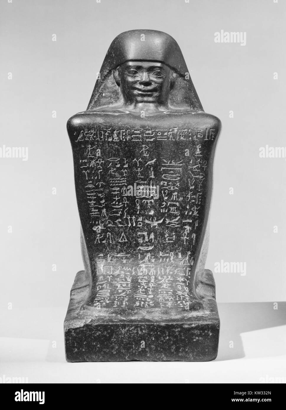 Ancient egyptian hieroglyphic inscriptions Black and White Stock Photos ...