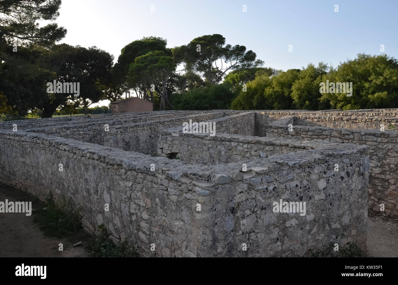 Stone Maze Stock Photos & Stone Maze Stock Images - Alamy