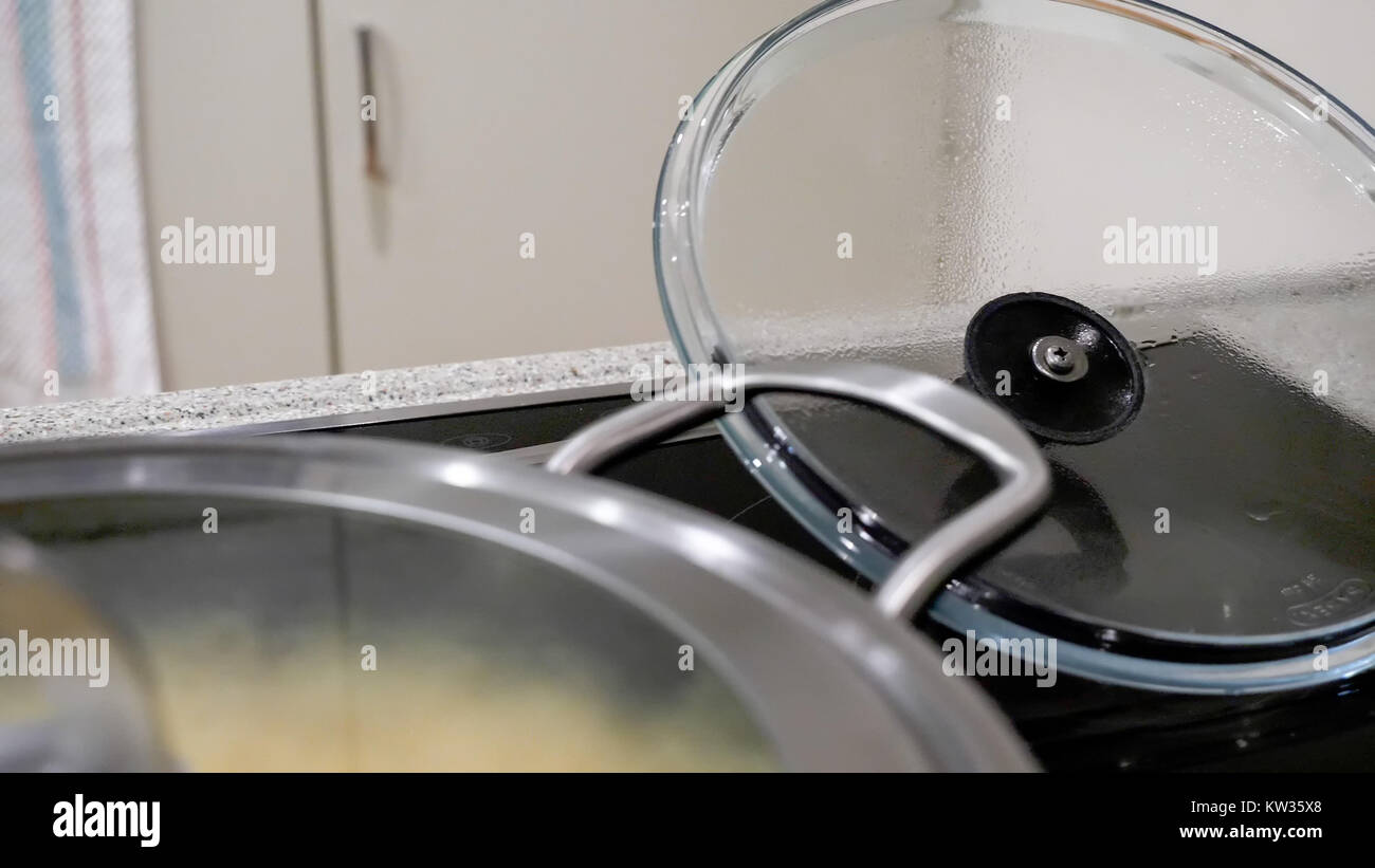 Open pan kettle hi-res stock photography and images - Alamy