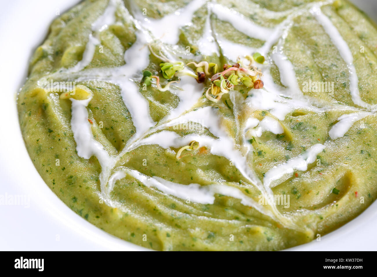 Asparagus peas cream soup hi-res stock photography and images - Alamy