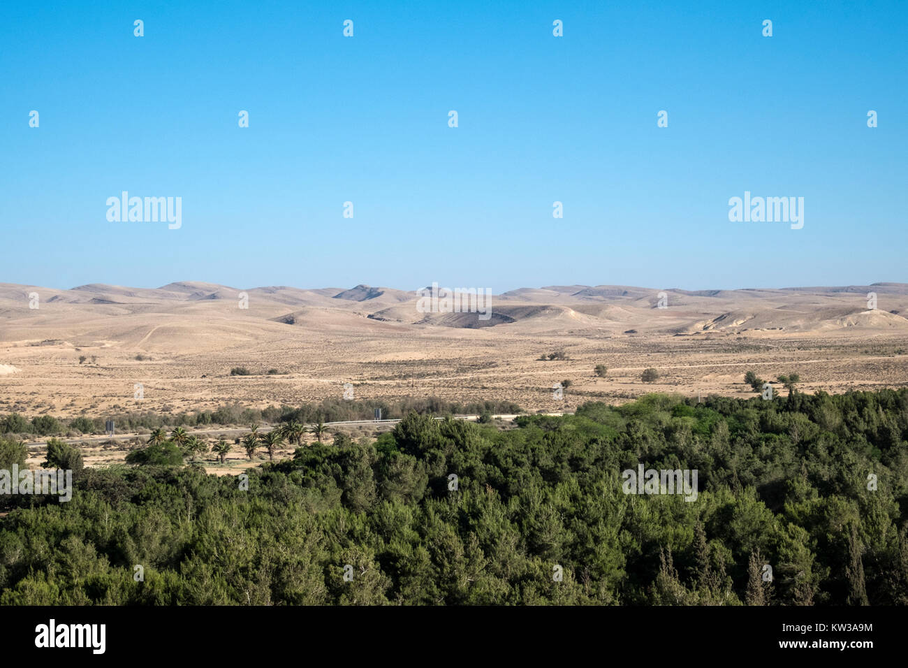 Yeruham crater hi-res stock photography and images - Alamy