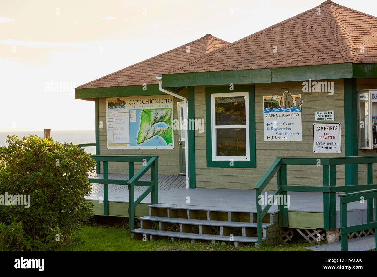 Cape chignecto provincial park canada hi-res stock photography and ...