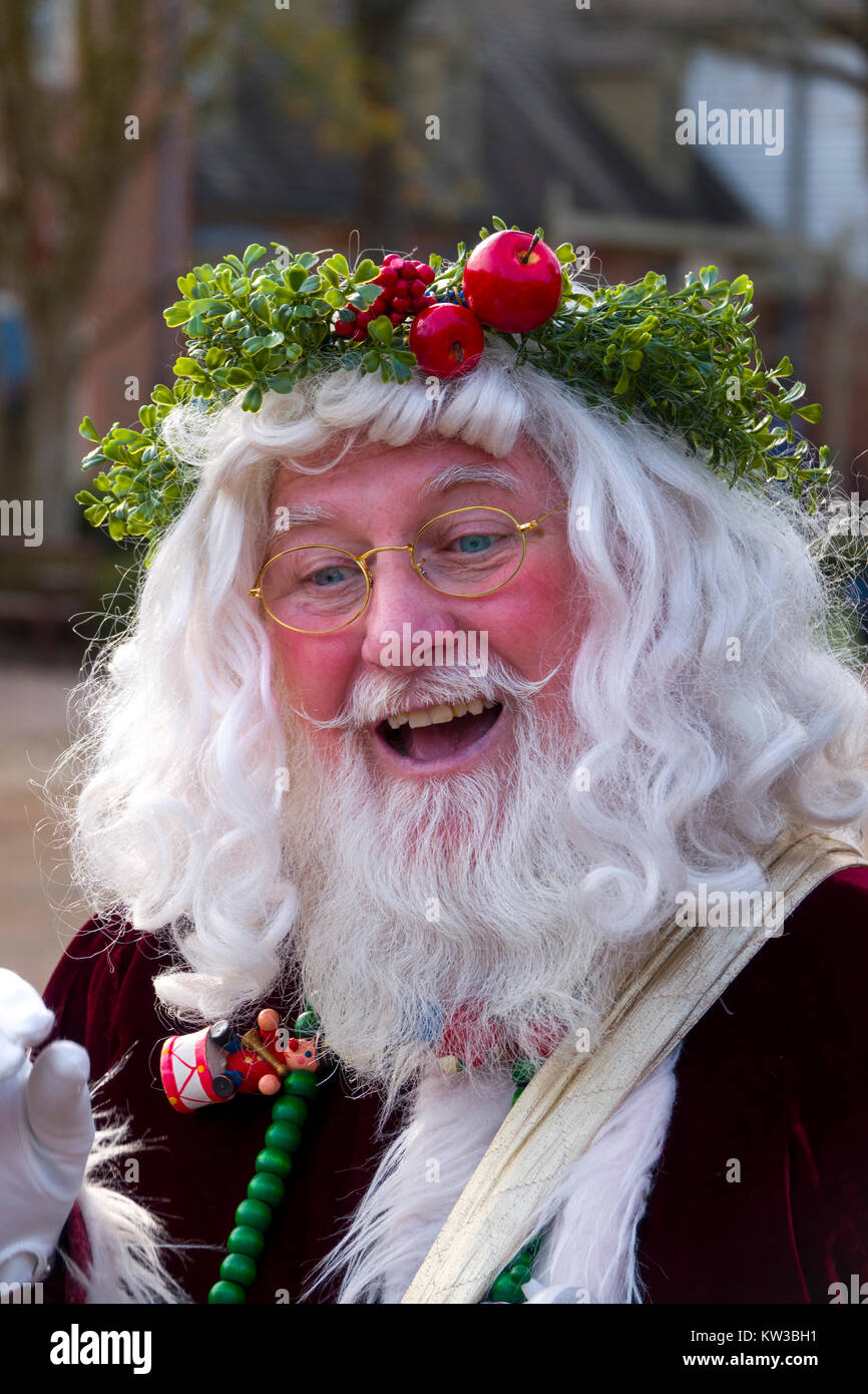 Father santa claus hi-res stock photography and images - Alamy