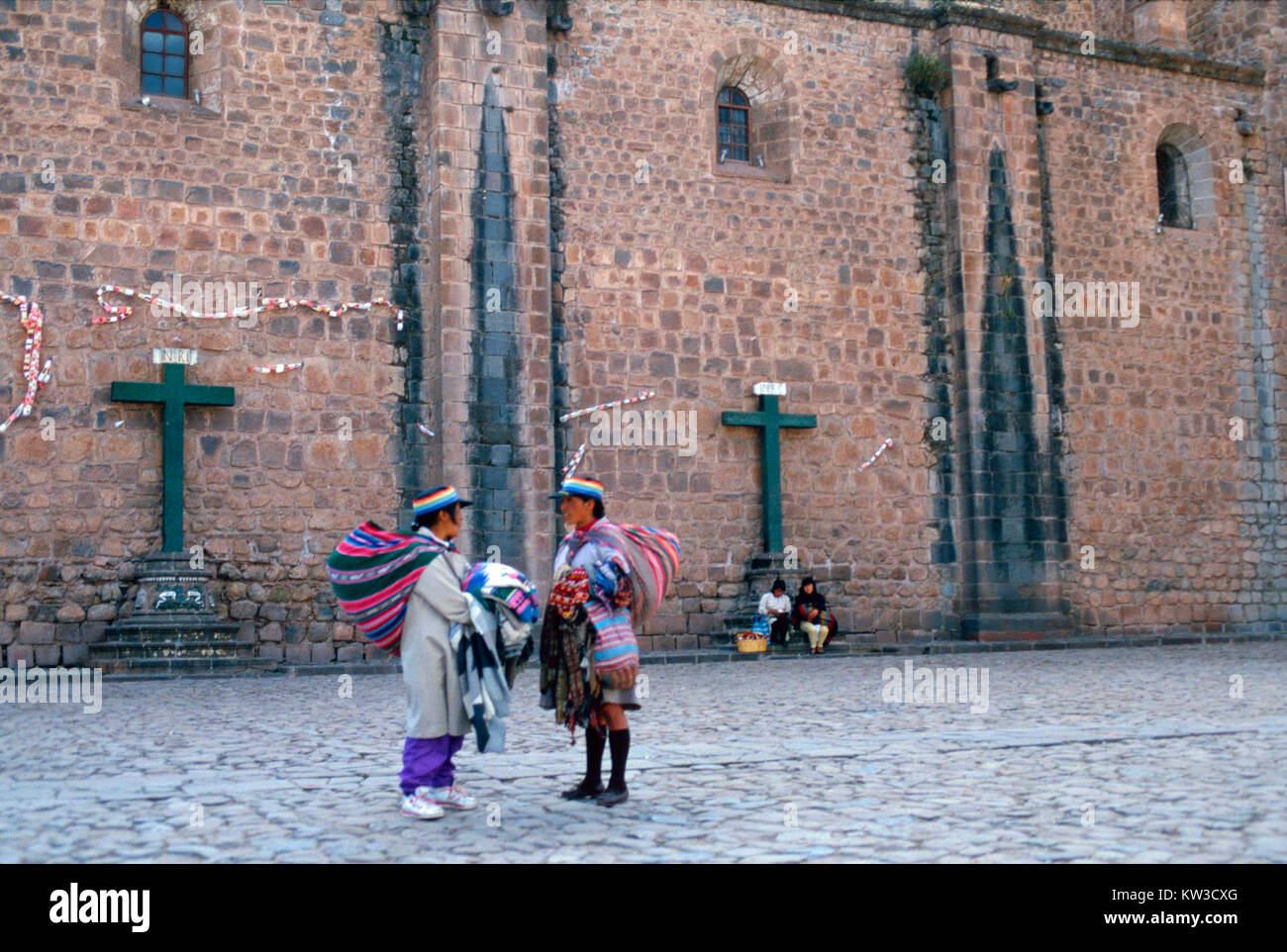 Quechua women hi-res stock photography and images - Alamy