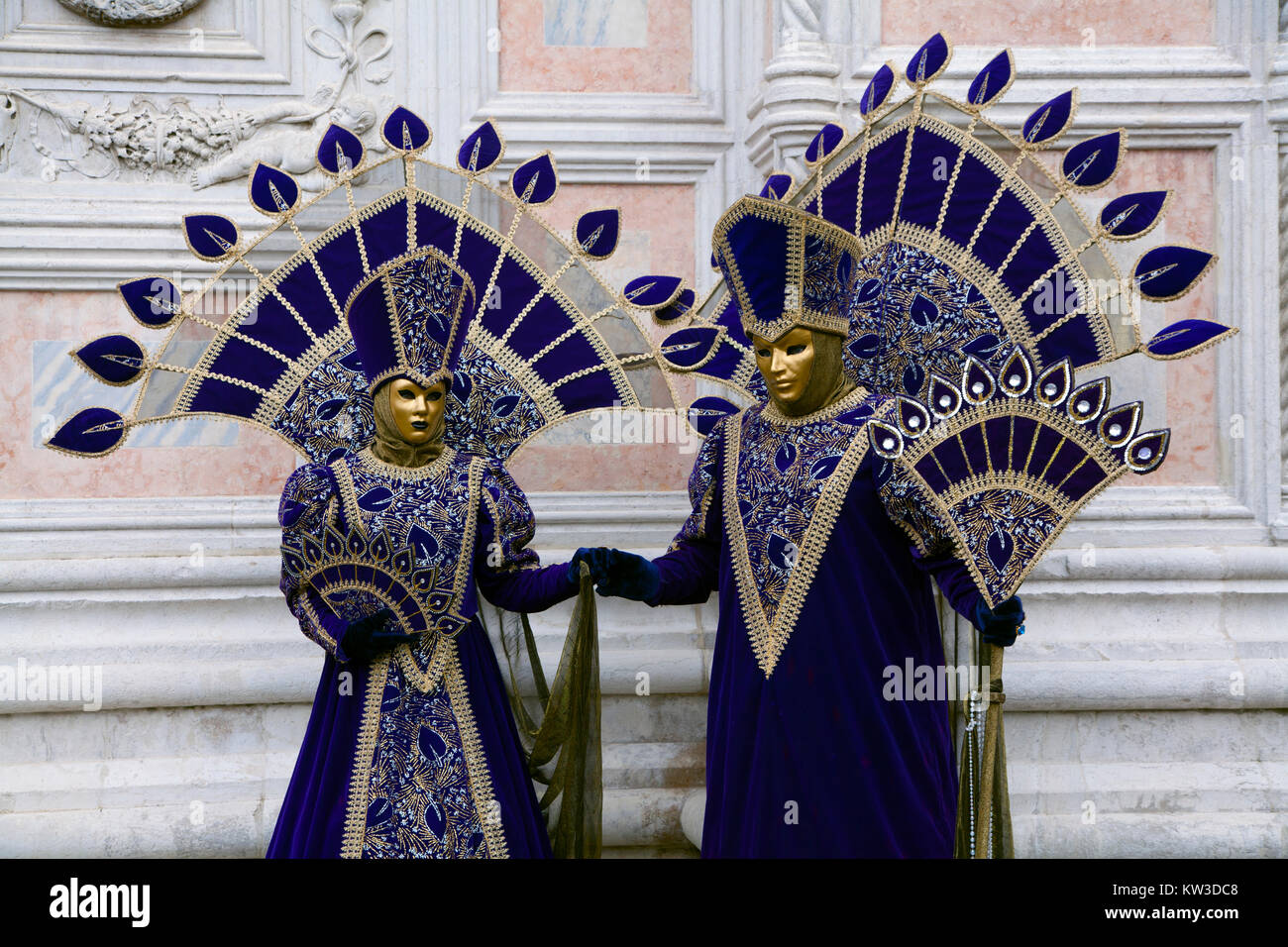 Costumes at venice carnival hi-res stock photography and images - Alamy