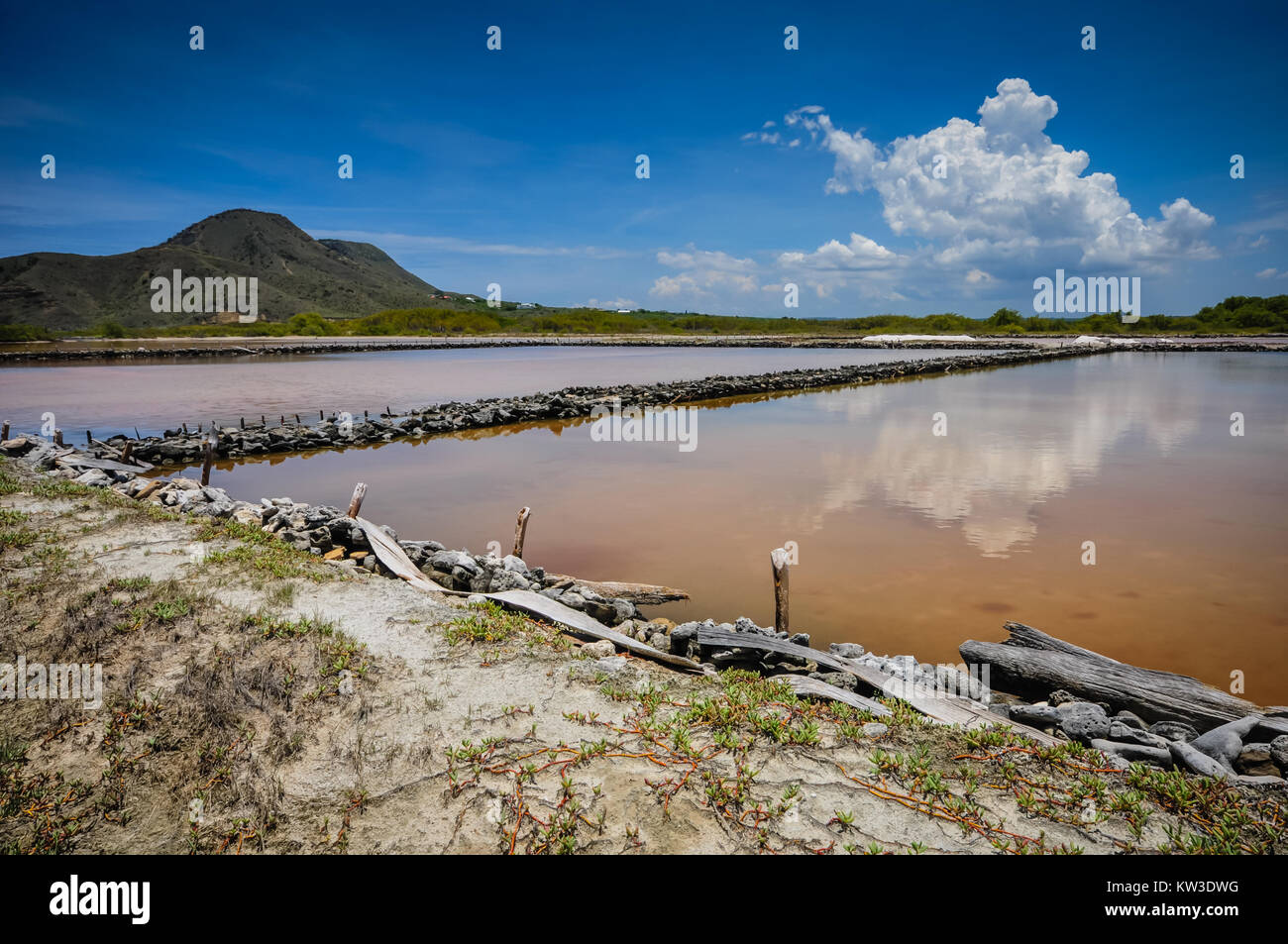 Salt lake piles hi-res stock photography and images - Alamy