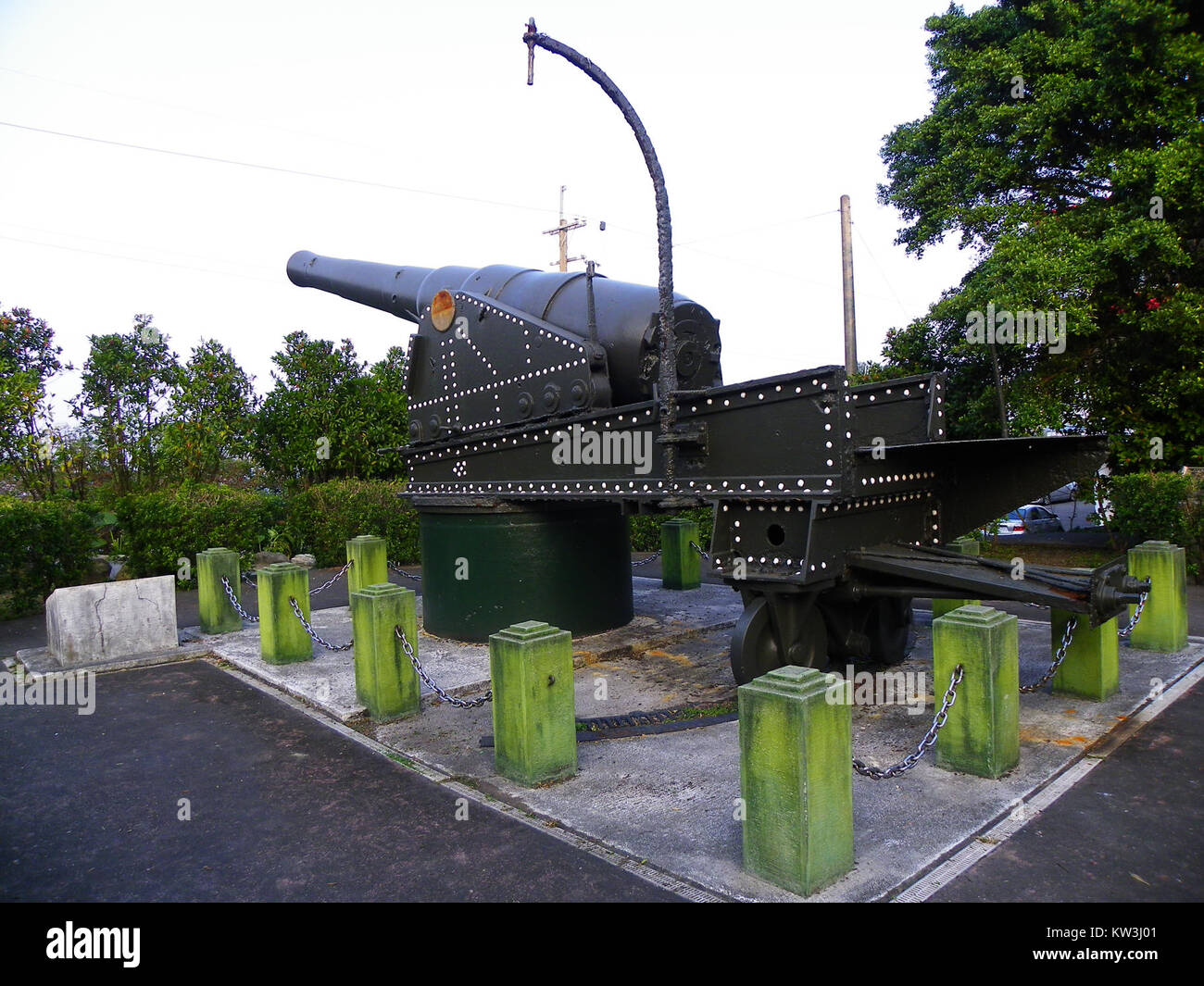 The BL 8 Inch MK VII gun, displayed in Conscription Park, offers a view ...