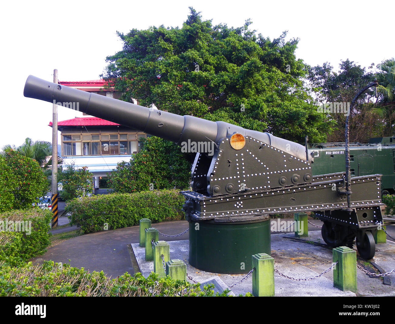 Photograph of the BL 8-inch Mk VII naval gun displayed in Conscription ...