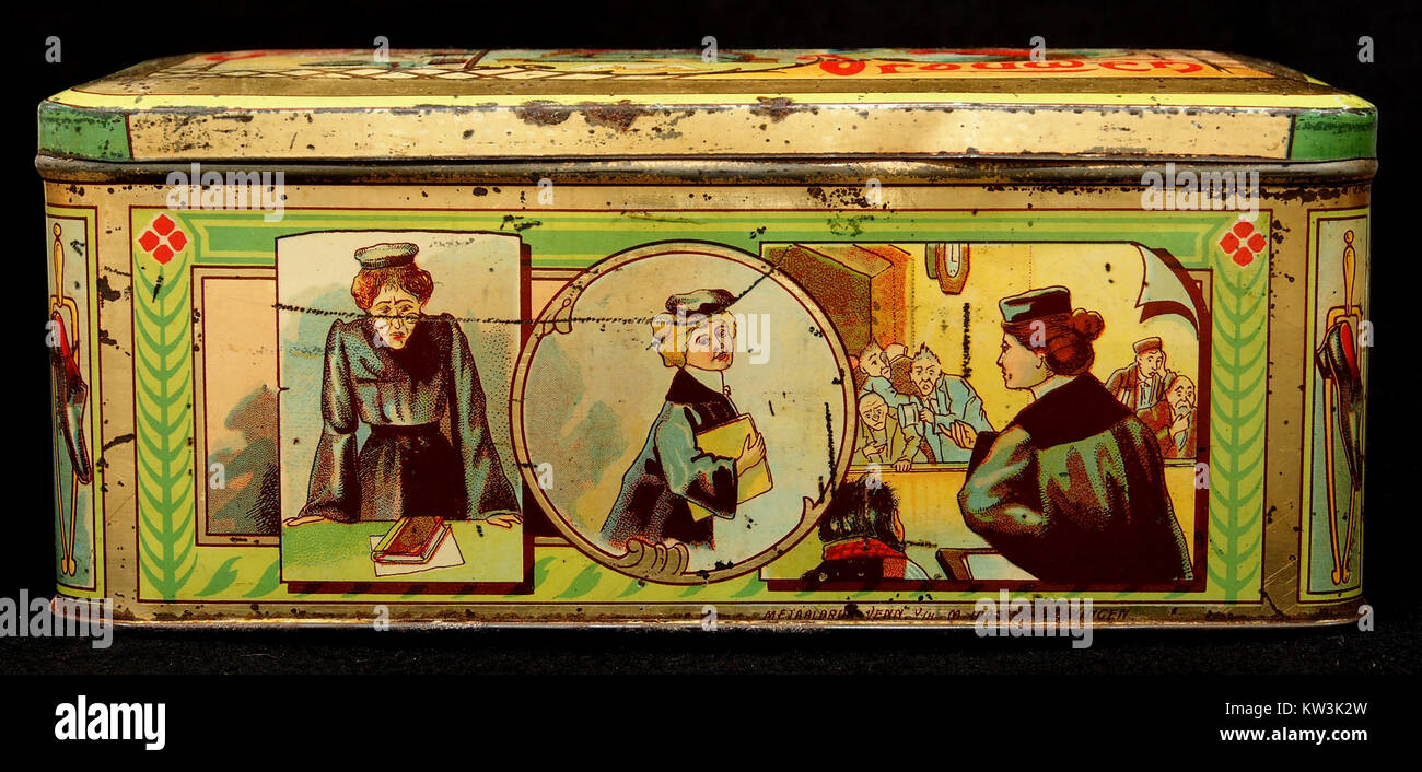 A historical image of a tin packaging for 100 cigars from around 1915 ...