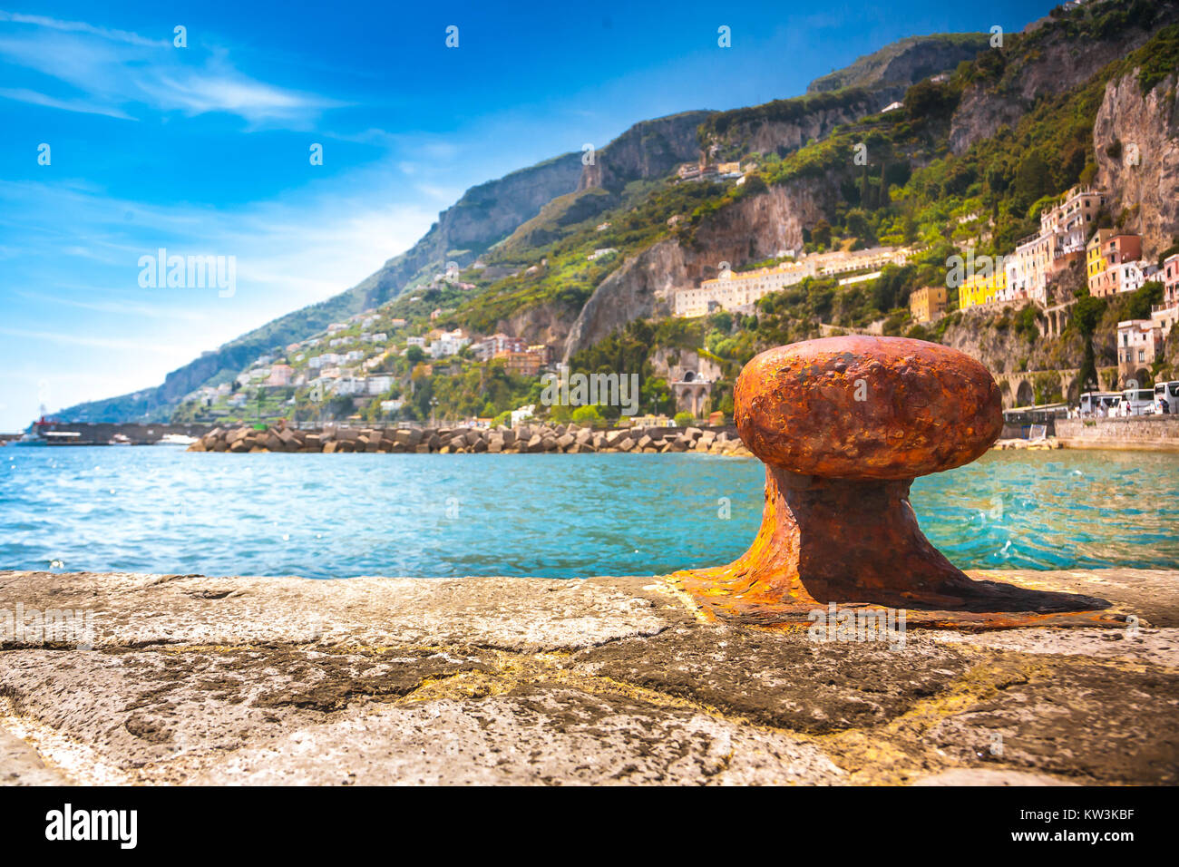 Rust iron dock cleat hi-res stock photography and images - Alamy