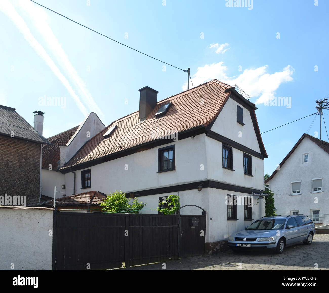 Bonameser Mittelgasse 5 is a historical building located in the Bonames ...