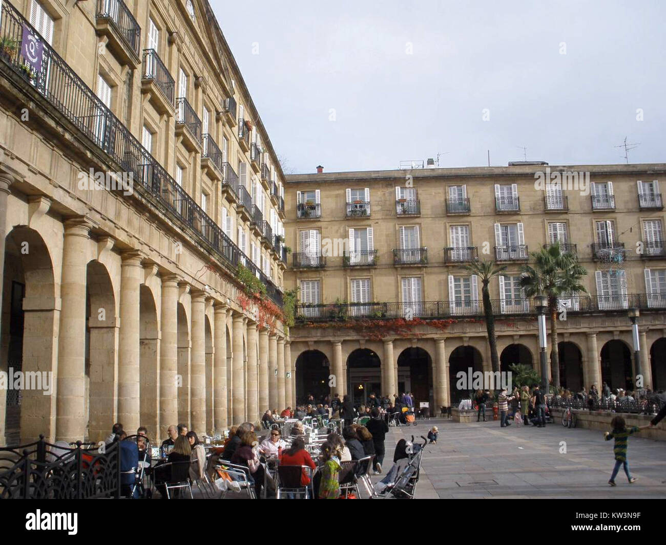 Bilbao plaza barria hi-res stock photography and images - Alamy