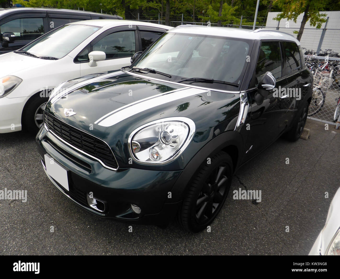 The BMW MINI Cooper S Crossover (R60) is a compact crossover SUV ...