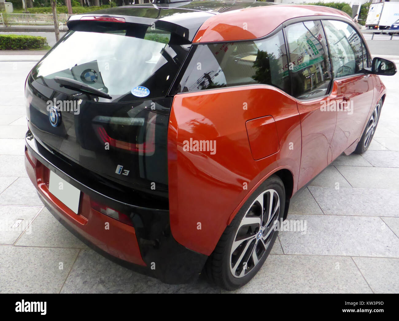 The BMW i3 Range Extender (1Z06) is an electric vehicle with an ...