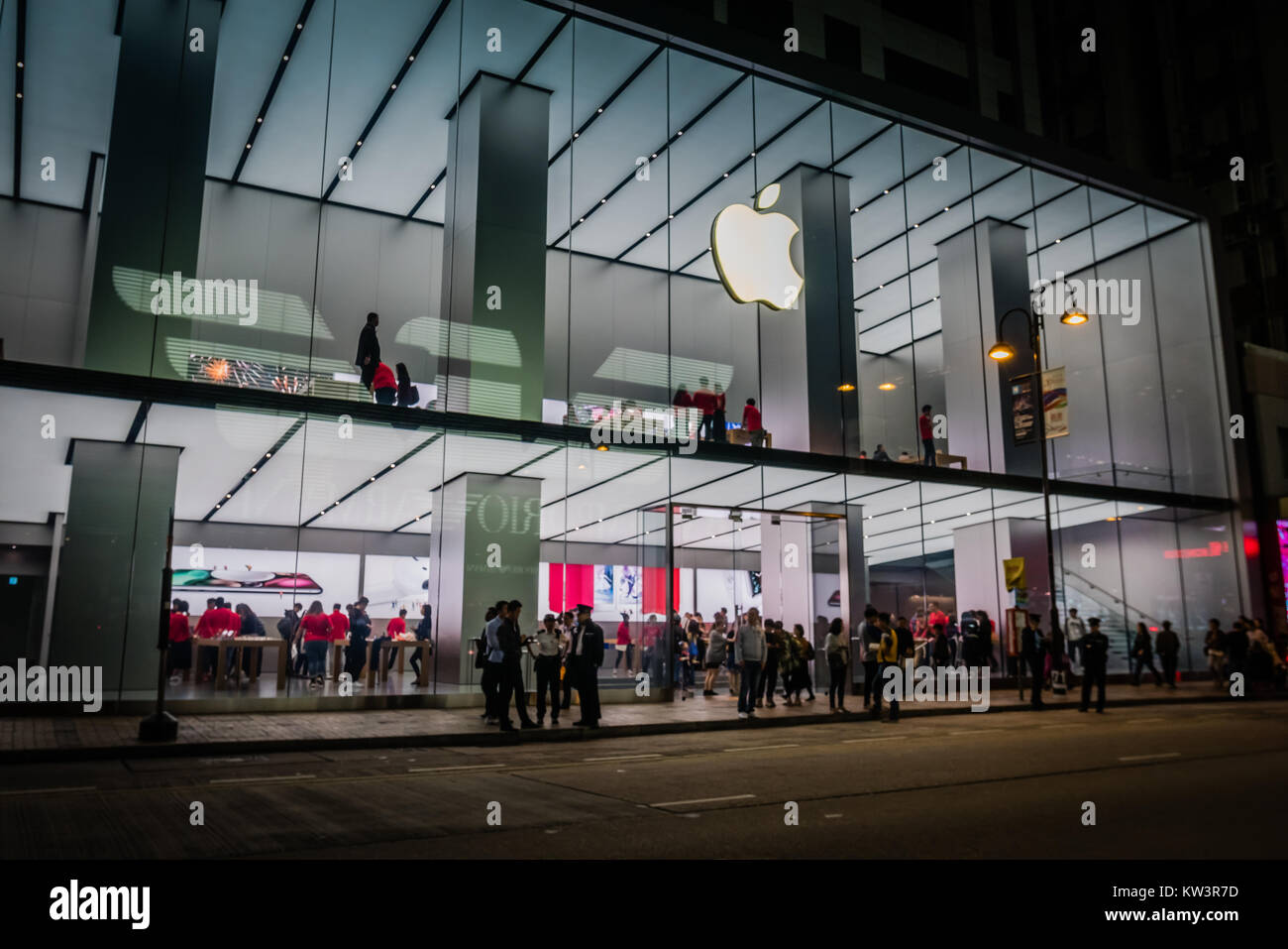 hong kong apple store at night Stock Photo - Alamy