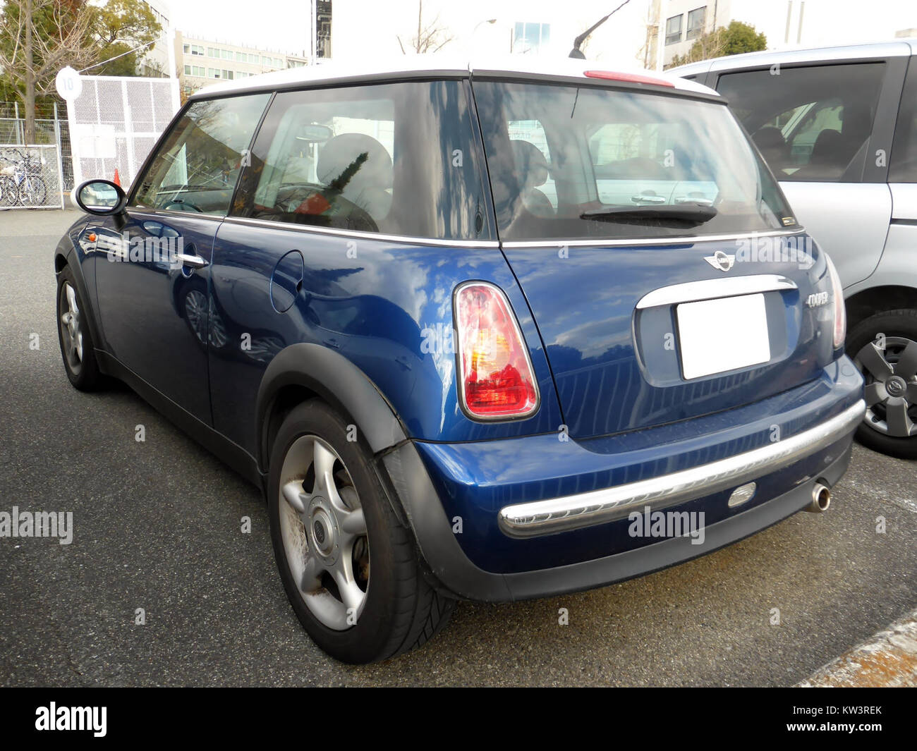The BMW MINI Cooper (R50) is a compact car model produced by BMW, known ...