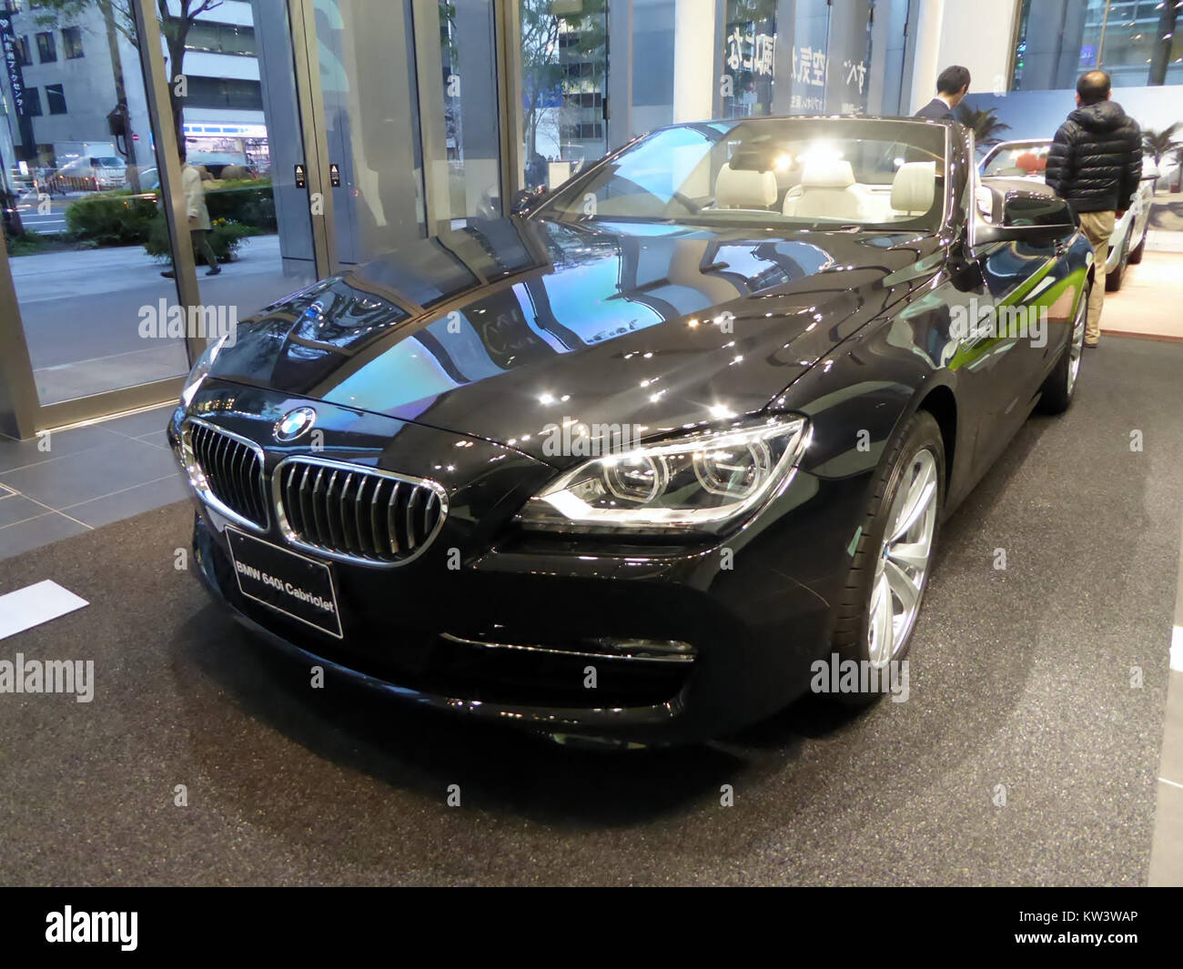 A front view of the BMW 640i Cabriolet (F12), a luxury convertible from ...