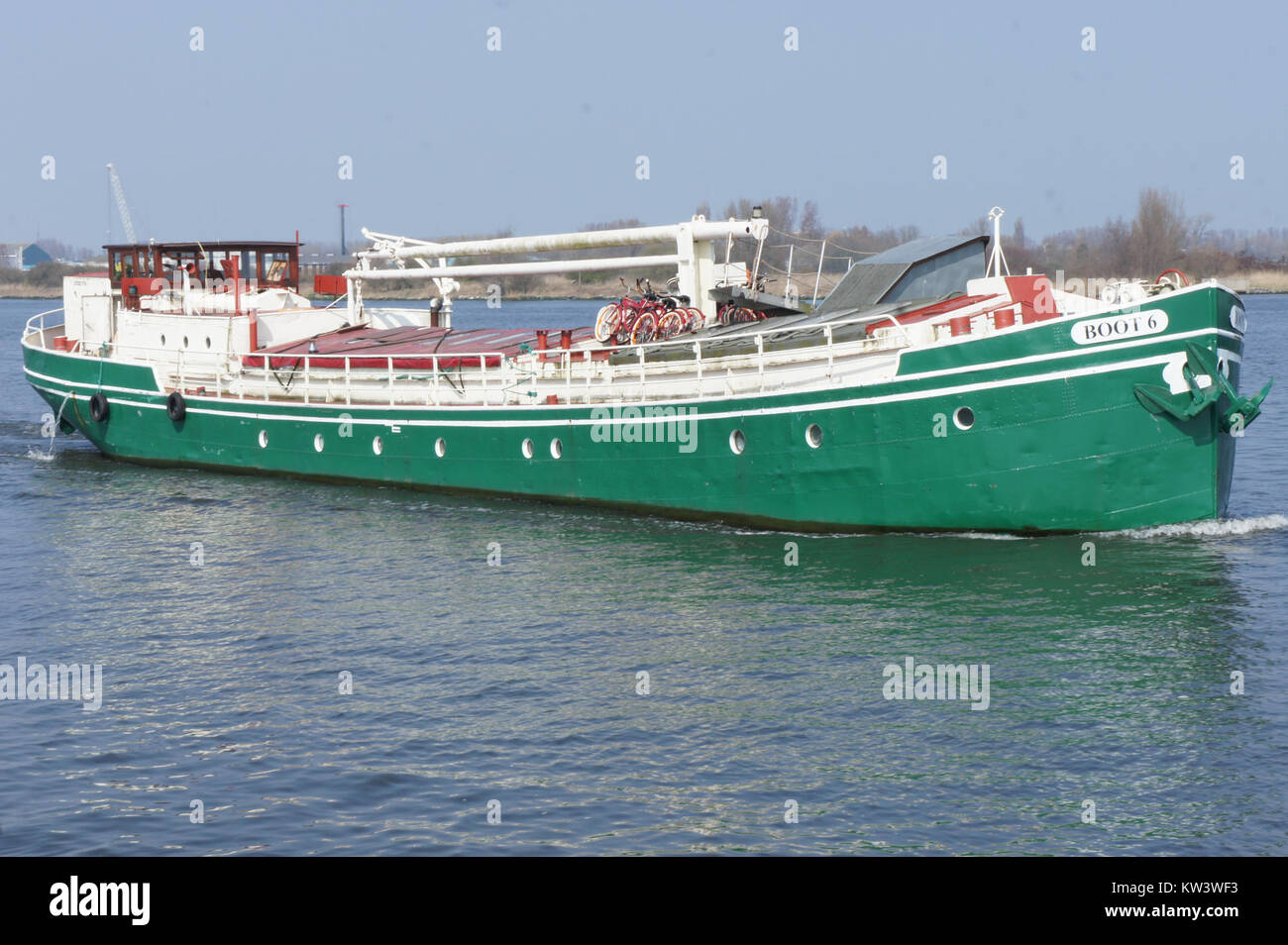 An image of Boot 6, a vessel identified by ENI 02205776, navigating the ...