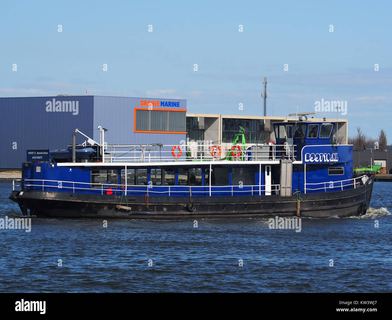 Boot in water hi-res stock photography and images - Alamy