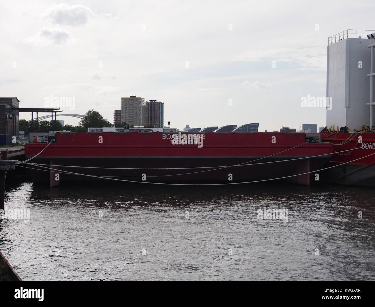 Boabarge 43 is a floating barge operating on the Nieuwe Maas river. The ...