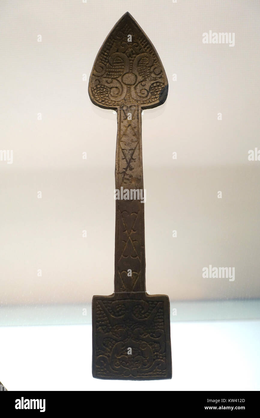 A bronze Bi (spoon) dating back to the Warring States period (475-221 ...
