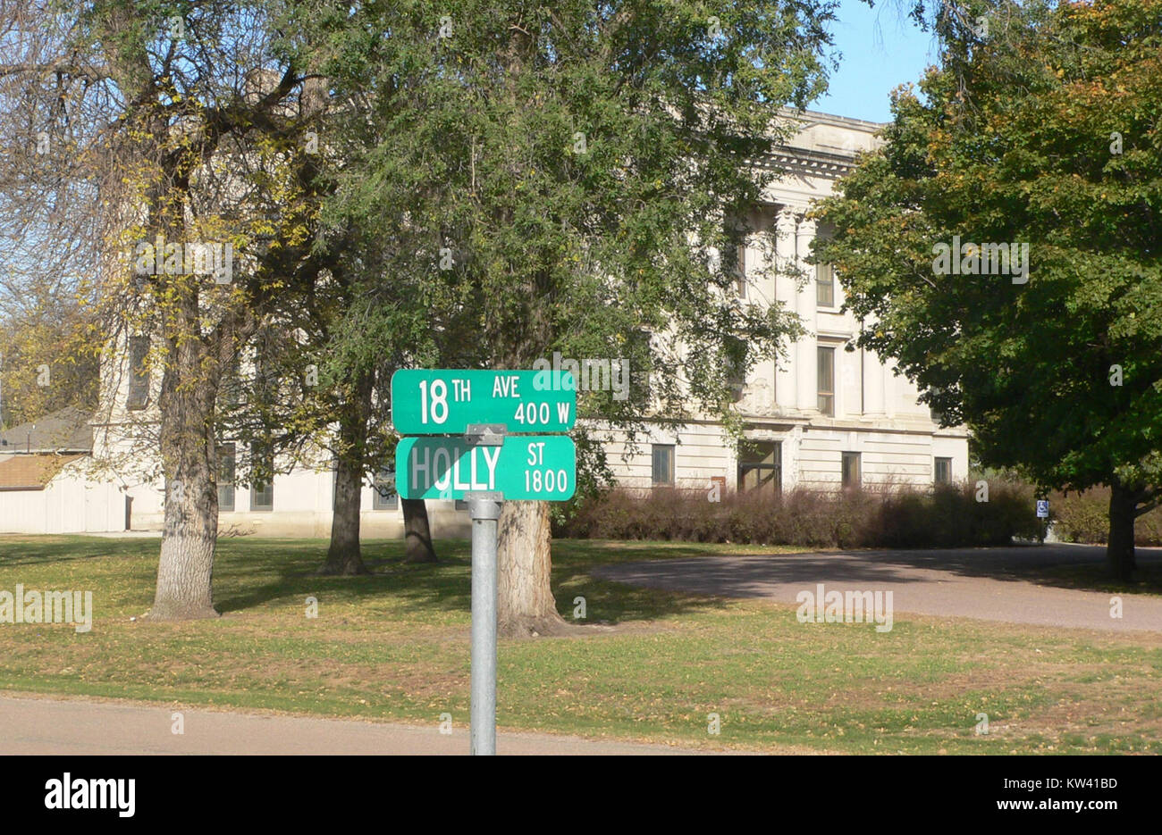 A photograph of the Bon Homme County courthouse located in South Dakota ...