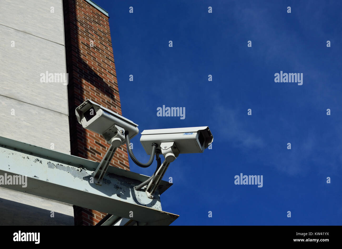 BlueSkyCCTV12 is a modern security system offering high-definition ...