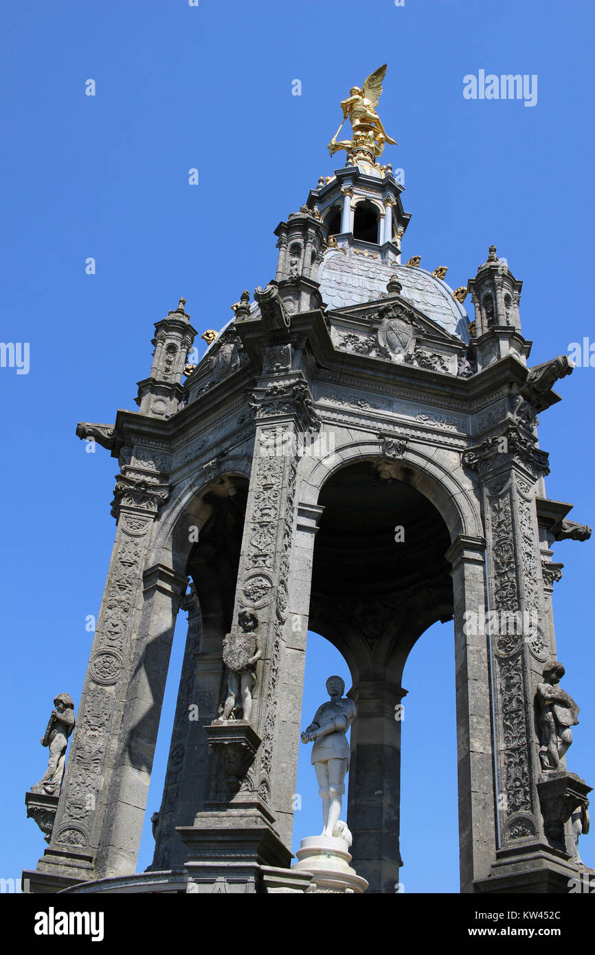 The Bonsecours Monument is a historical landmark in Quebec, Canada ...