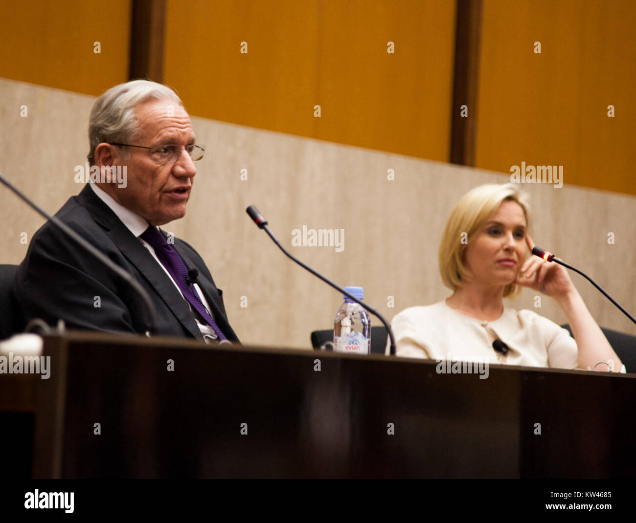 Bob Woodward, the investigative journalist, meets with participants of ...