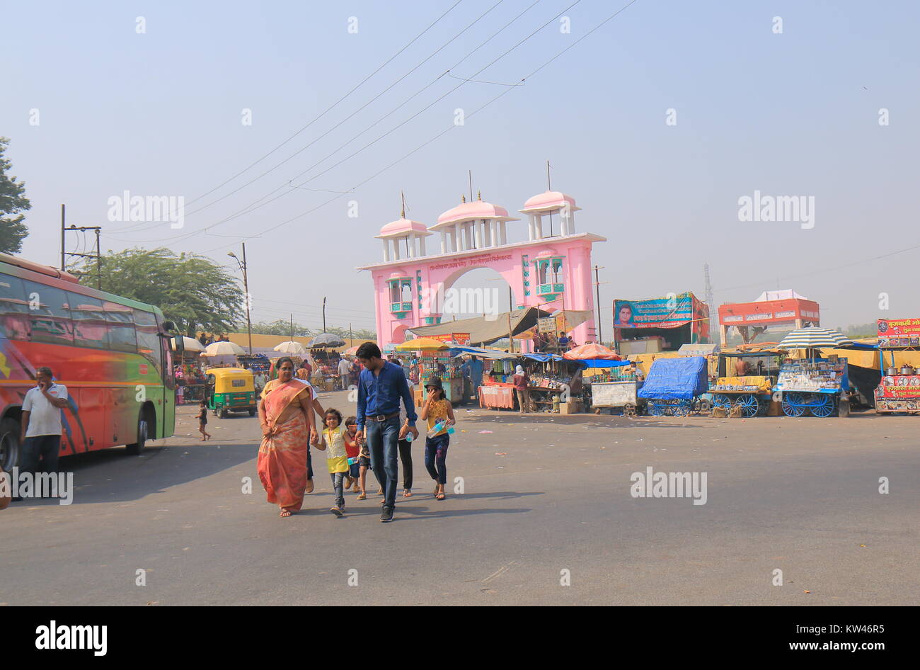 People visit local street market in Agra India Stock Photo - Alamy