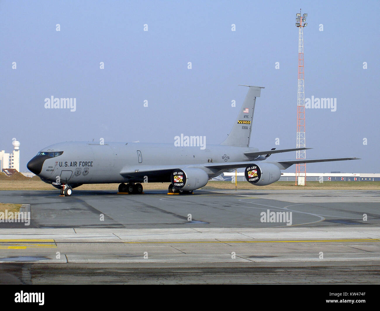 Aerial refueling hi-res stock photography and images - Alamy