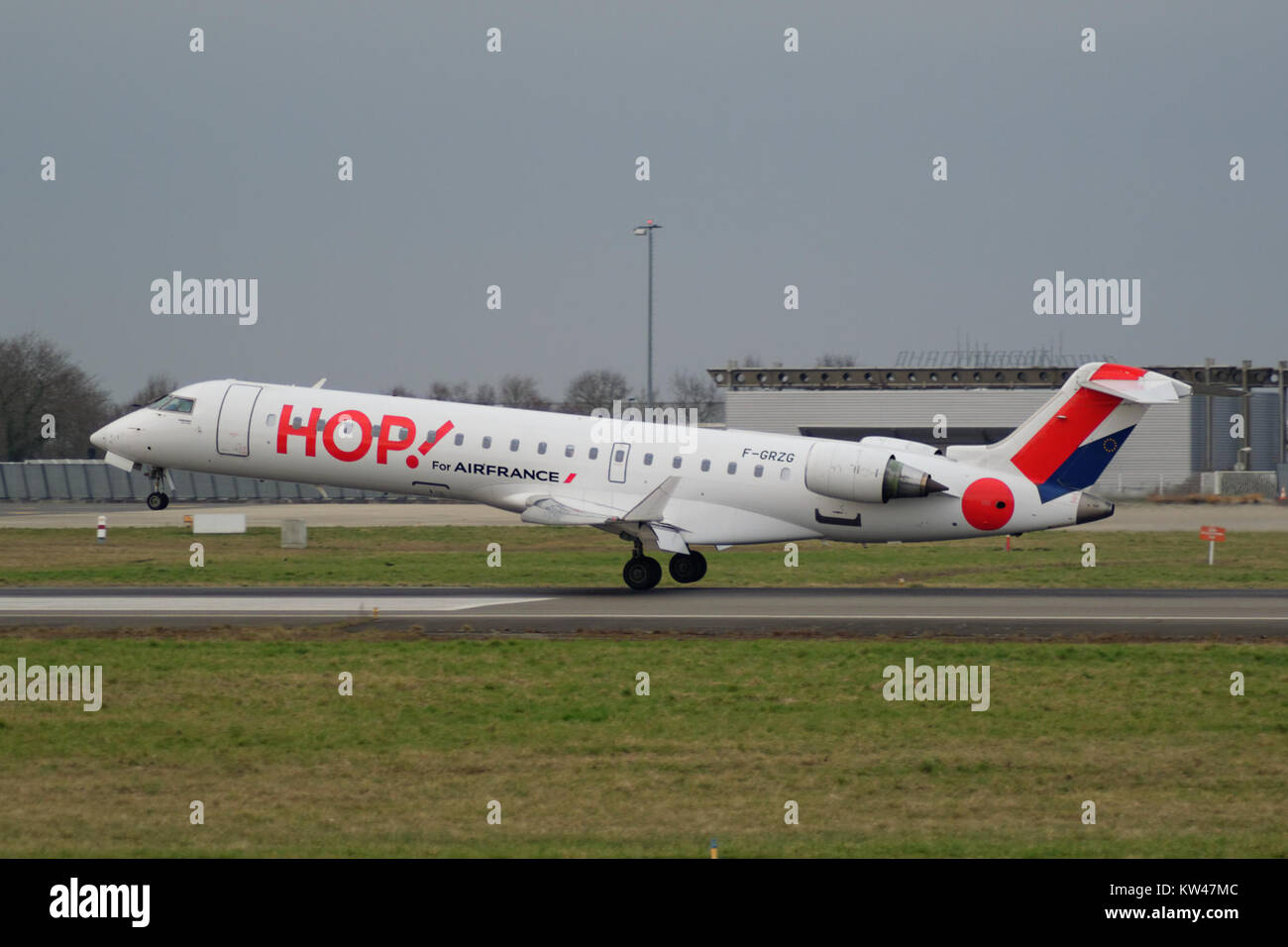 Bombardier crj 700 series hi-res stock photography and images - Alamy