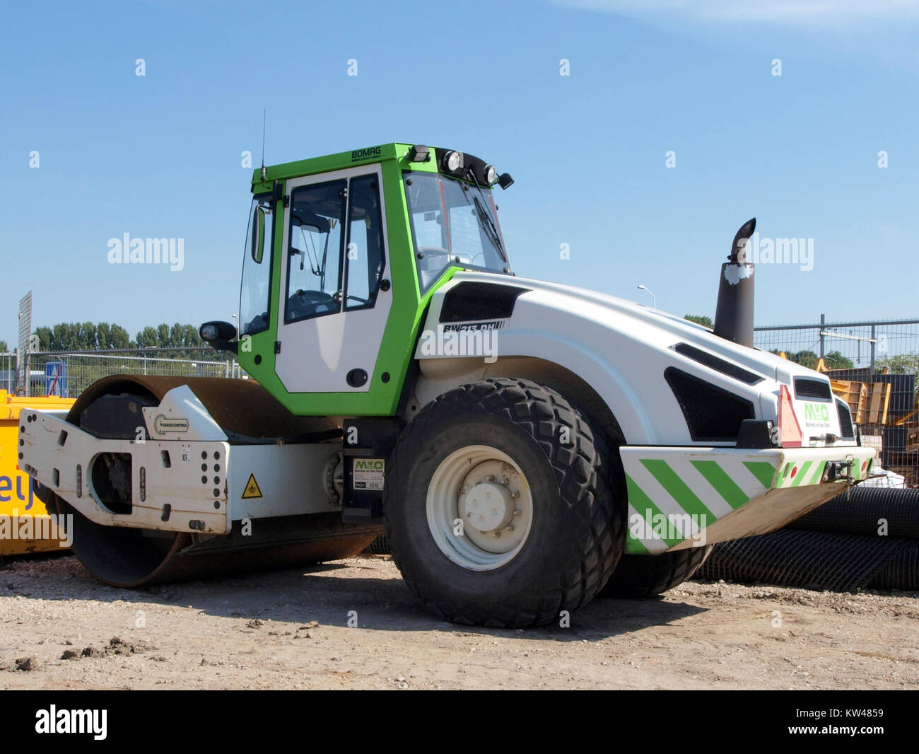 Compacting roller hi-res stock photography and images - Alamy