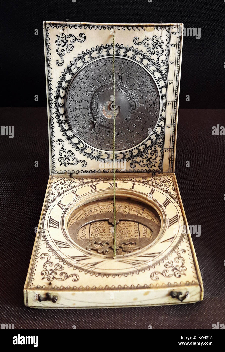Bloud Portable diptych sundial Stock Photo - Alamy