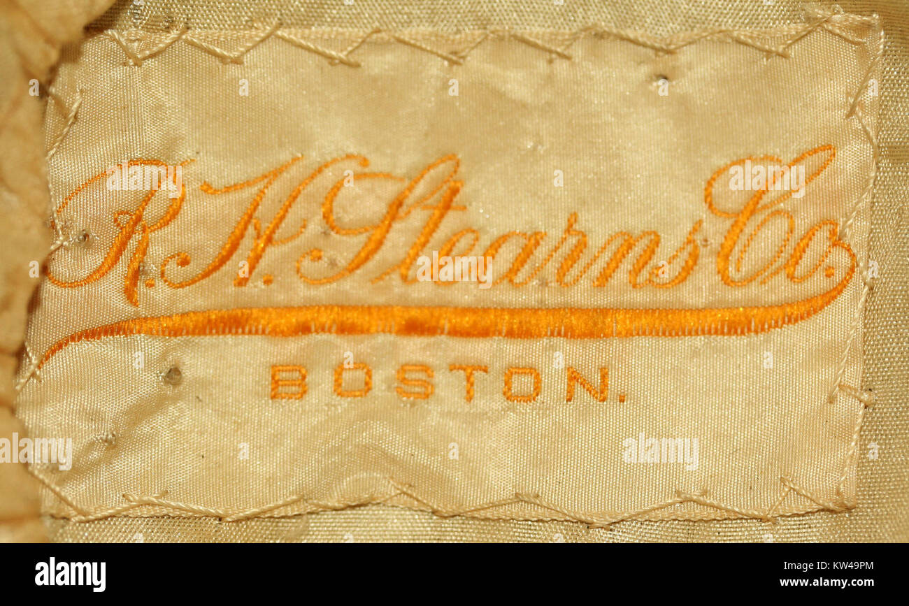 The bonnet with label MET C.I.42.165.11 is a part of the collection at ...