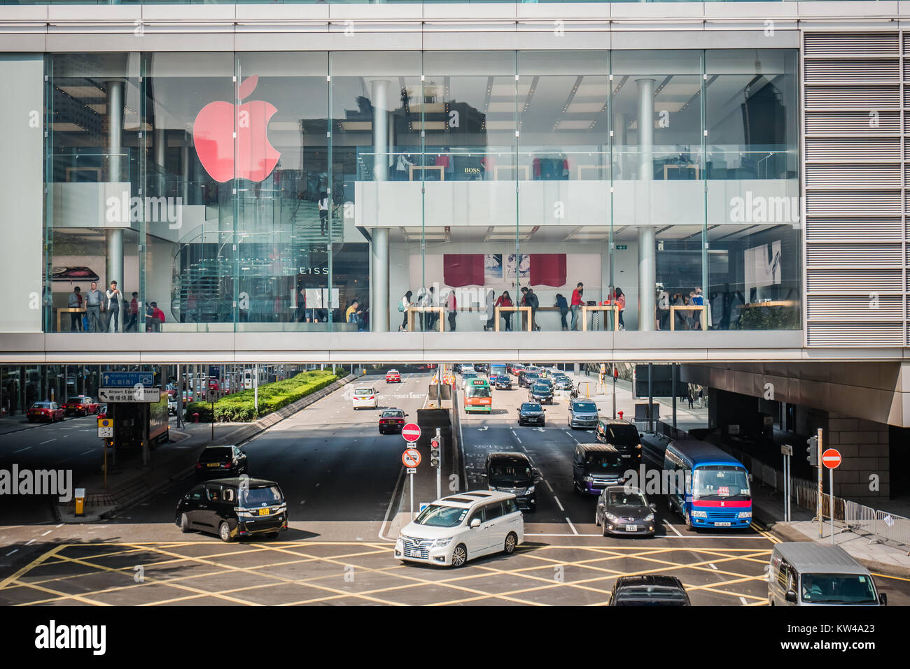 hong kong apple store during the day Stock Photo - Alamy