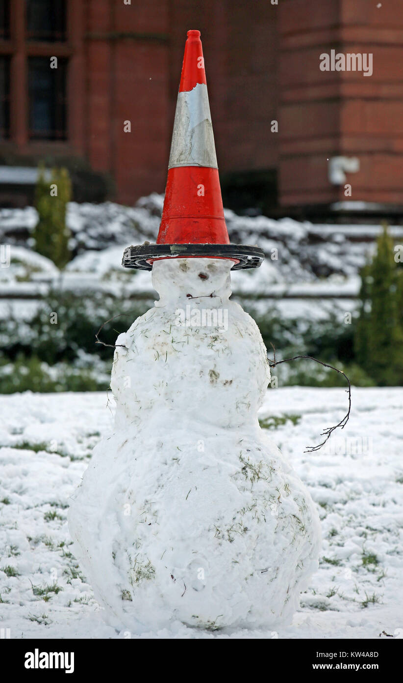 Snowman scottish highlands hi-res stock photography and images - Alamy