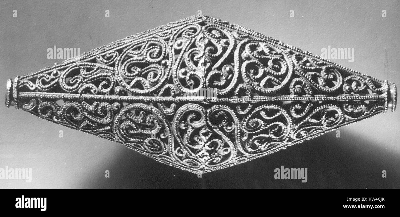 Biconical bead hi-res stock photography and images - Alamy