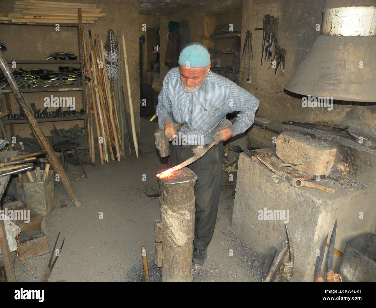 Craft blacksmith crafts blacksmiths hi-res stock photography and images ...