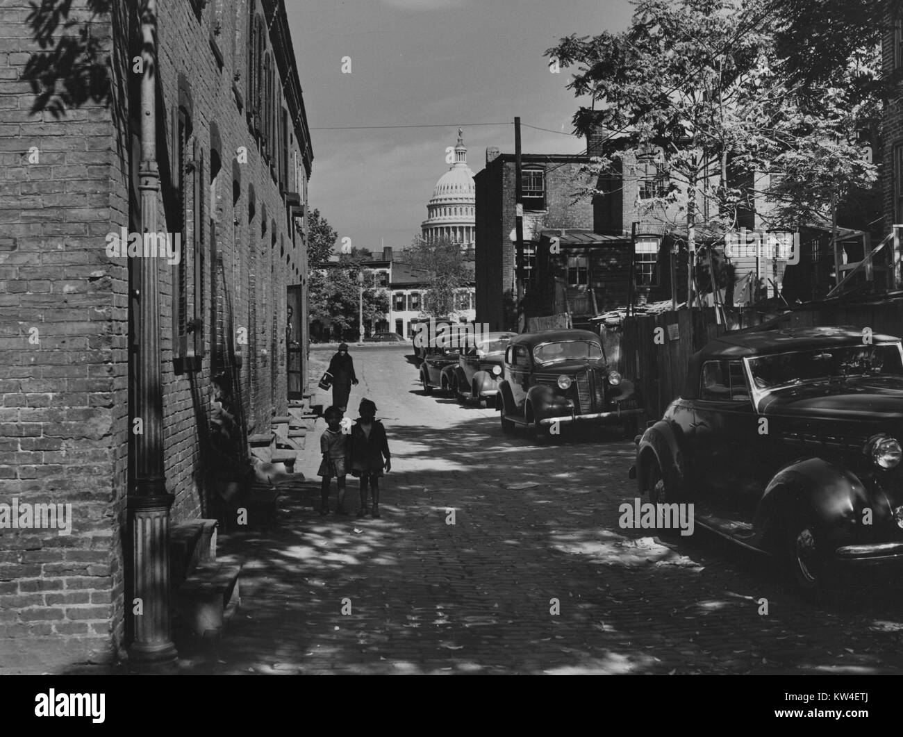 Washington cobblestone Black and White Stock Photos & Images - Alamy