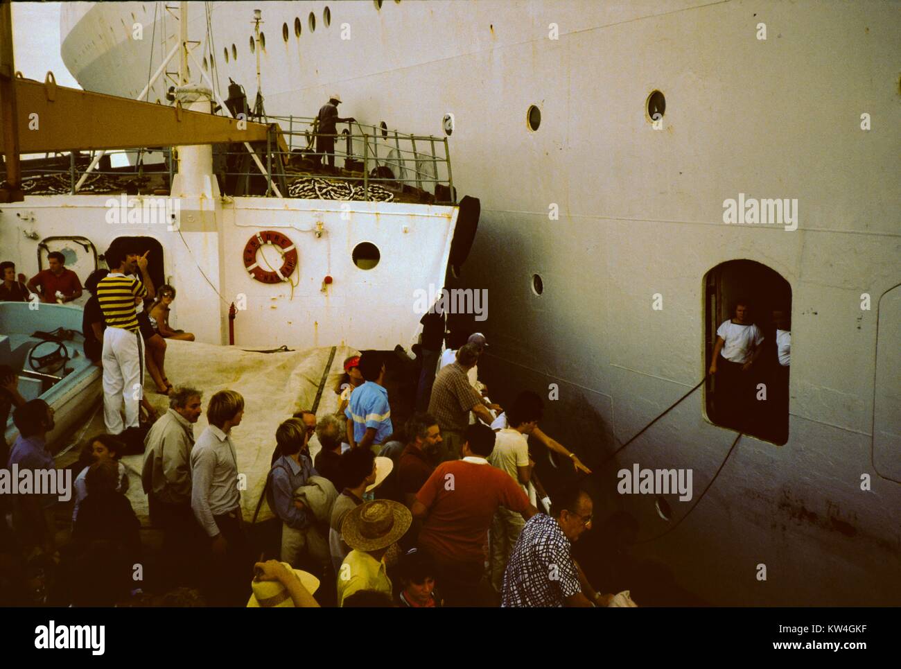 Queen elizabeth ii travel hi-res stock photography and images - Alamy