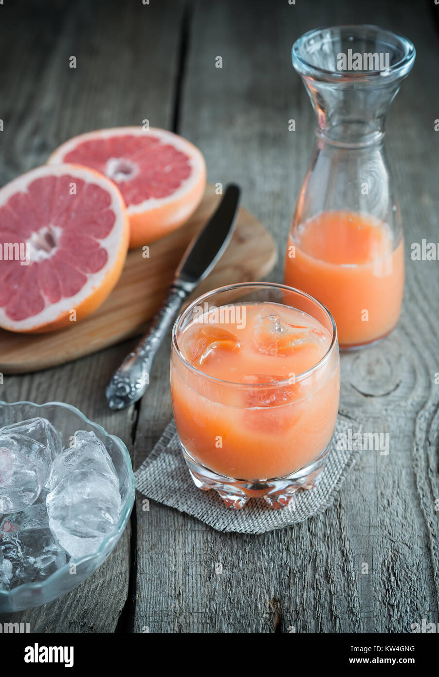 Grapefruit fresh on the wooden table Stock Photo - Alamy