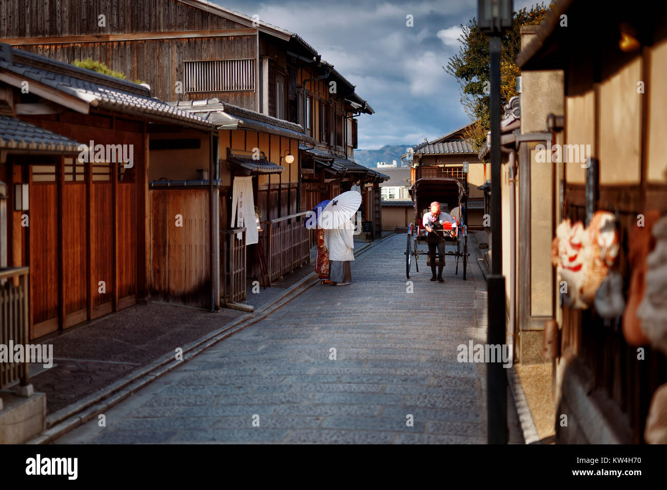 Japanese old street hi-res stock photography and images - Alamy
