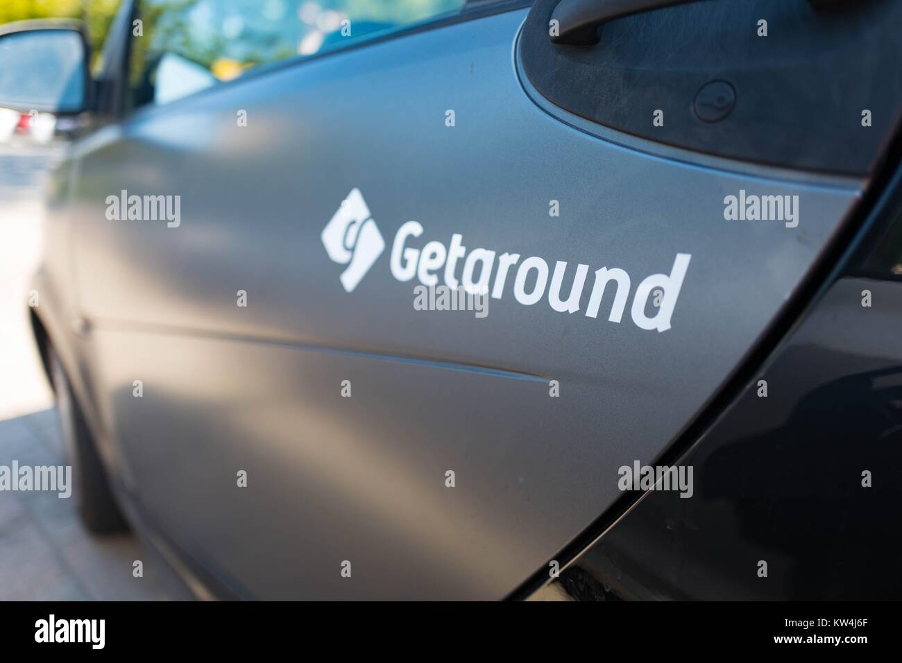 Logo getaround hi-res stock photography and images - Alamy
