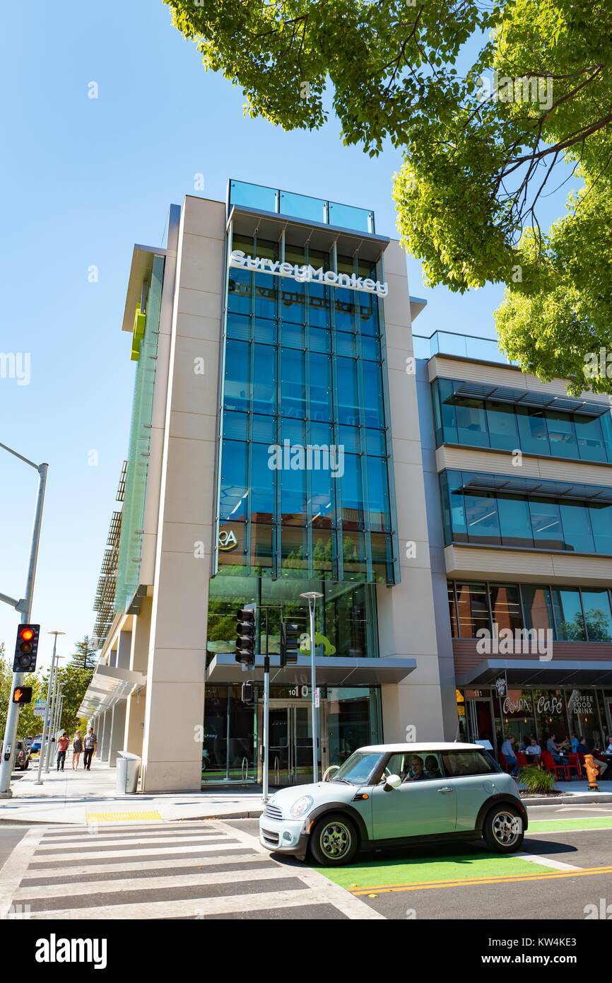 Survey company surveymonkey hi-res stock photography and images - Alamy