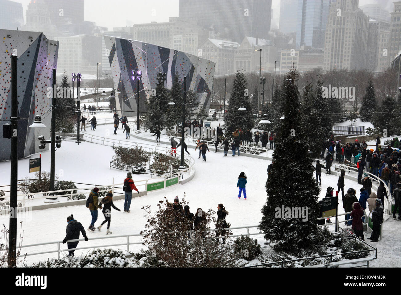 Chicago skating ribbon hi-res stock photography and images - Alamy
