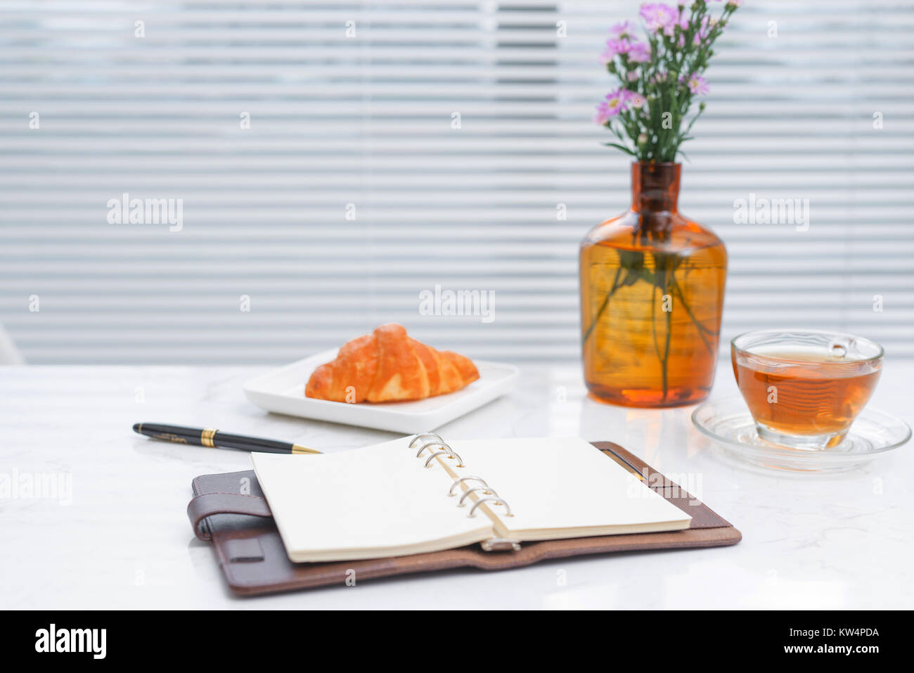 Tea time in office hi-res stock photography and images - Alamy