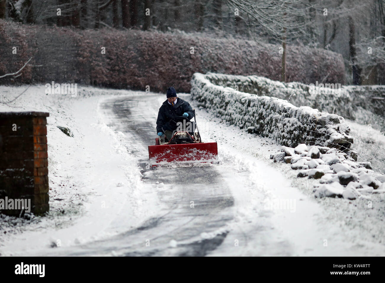 Pic shows: Snow hits Yorkshire. Snowy scenes in Ilkley, West Yorkshire ...